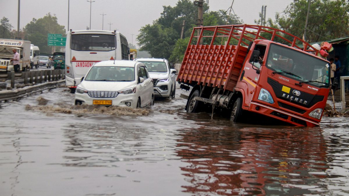 Delhi Rains Waterlogging Causes Traffic Snarls At Key Roads Check